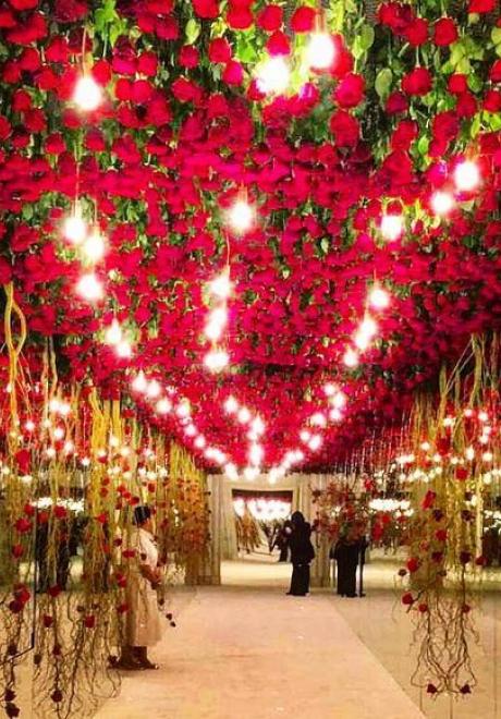 Red Roses Wedding | Arabia Weddings